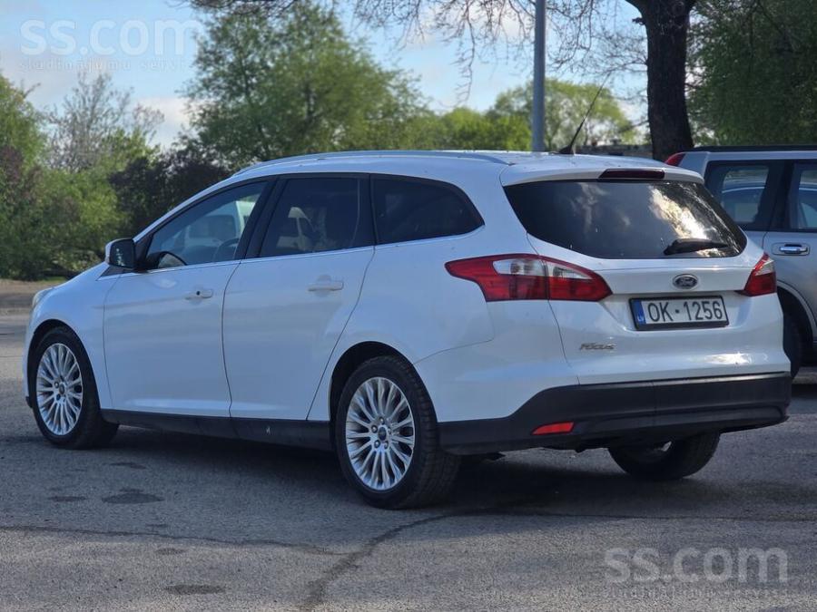 White Ford Focus 2011 in Liepaja, with an engine capacity of 1.60 L and mileage of 224 thousand km for 4500 €, photo 10 on AUTOMOTO.COM.LV