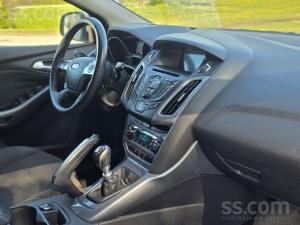 White Ford Focus 2011 in Liepaja, with an engine capacity of 1.60 L and mileage of 224 thousand km for 4500 €, photo 16 on AUTOMOTO.COM.LV