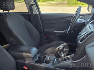 White Ford Focus 2011 in Liepaja, with an engine capacity of 1.60 L and mileage of 224 thousand km for 4500 €, photo 17 on AUTOMOTO.COM.LV