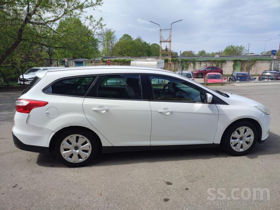 Balts Ford Focus 2011 Rīga, ar dzinēja tilpumu 1.60 L un nobraukumu 145 tūkst. km par 2190 €, foto 6 vietnē AUTOMOTO.COM.LV