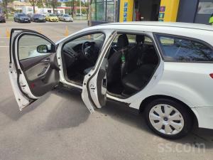 Balts Ford Focus 2011 Rīga, ar dzinēja tilpumu 1.60 L un nobraukumu 145 tūkst. km par 2190 €, foto 10 vietnē AUTOMOTO.COM.LV