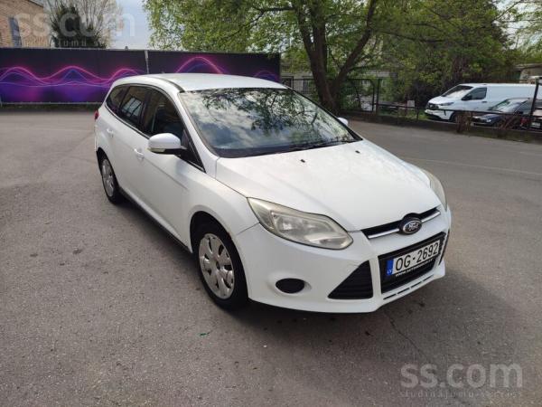 White Ford Focus 2011 in Riga, with an engine capacity of 1.60 L and mileage of 145 thousand km for 1950 €, photo 1 on AUTOMOTO.COM.LV