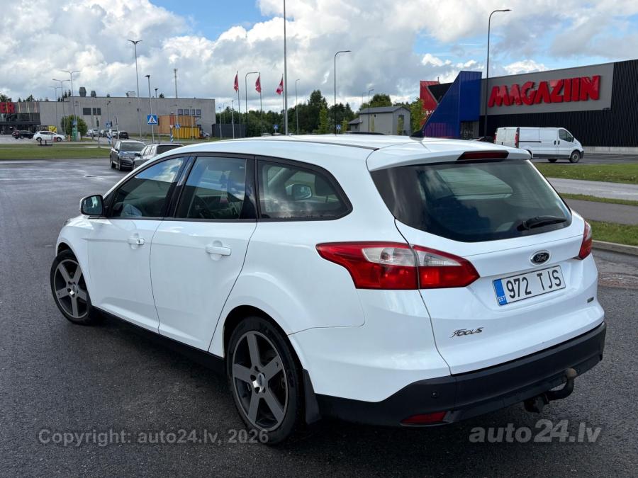 White Ford Focus 2011 in Rapla, with an engine capacity of 1.60 L and mileage of 0 thousand km for 2200 €, photo 5 on AUTOMOTO.COM.LV