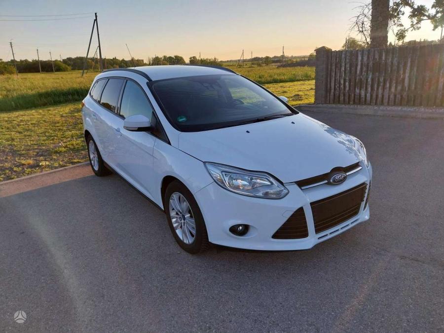 White Ford Focus 2011 in Marijampole, with an engine capacity of 1.60 L and mileage of 183 thousand km for 2750 €, photo 1 on AUTOMOTO.COM.LV