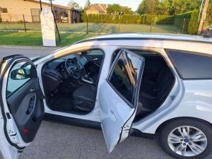 White Ford Focus 2011 in Marijampole, with an engine capacity of 1.60 L and mileage of 183 thousand km for 2750 €, photo 16 on AUTOMOTO.COM.LV