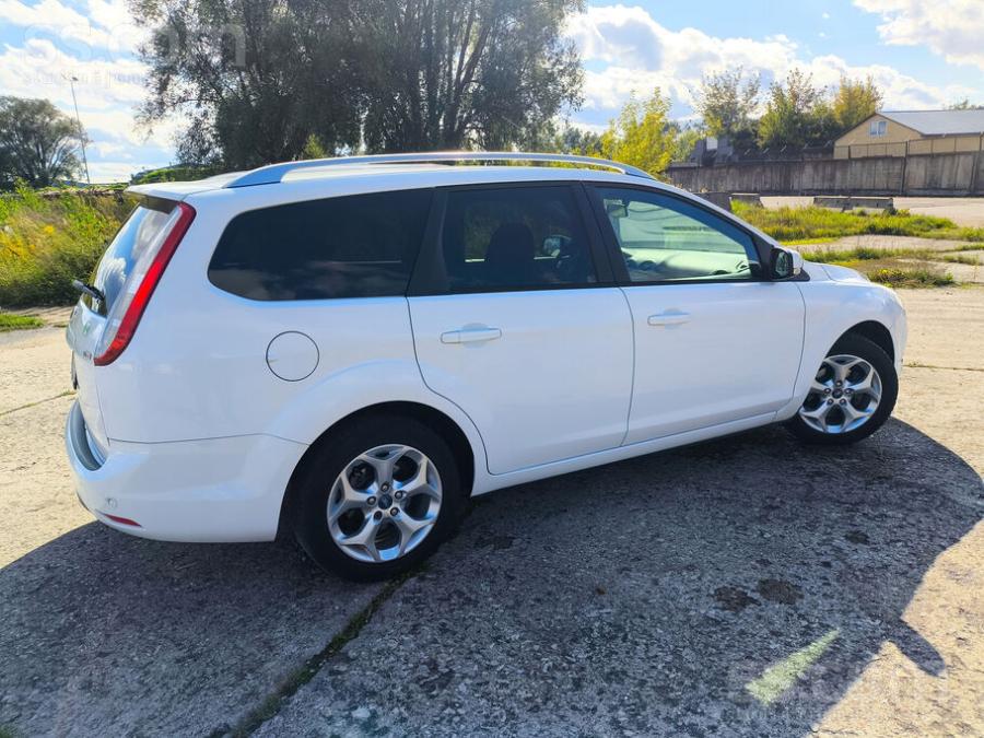 Balts Ford Focus 2011 Rīga, ar dzinēja tilpumu 1.60 L un nobraukumu 234 tūkst. km par 2790 €, foto 6 vietnē AUTOMOTO.COM.LV