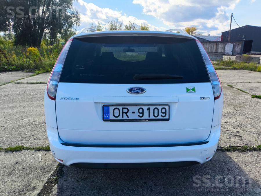 Balts Ford Focus 2011 Rīga, ar dzinēja tilpumu 1.60 L un nobraukumu 234 tūkst. km par 2790 €, foto 8 vietnē AUTOMOTO.COM.LV