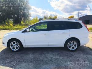 Balts Ford Focus 2011 Rīga, ar dzinēja tilpumu 1.60 L un nobraukumu 234 tūkst. km par 2790 €, foto 11 vietnē AUTOMOTO.COM.LV