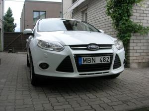 White Ford Focus 2012 in Kaunas, with an engine capacity of 1.60 L and mileage of 319 thousand km for 2199 €, photo 5 on AUTOMOTO.COM.LV