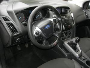 White Ford Focus 2012 in Kaunas, with an engine capacity of 1.60 L and mileage of 319 thousand km for 2199 €, photo 12 on AUTOMOTO.COM.LV