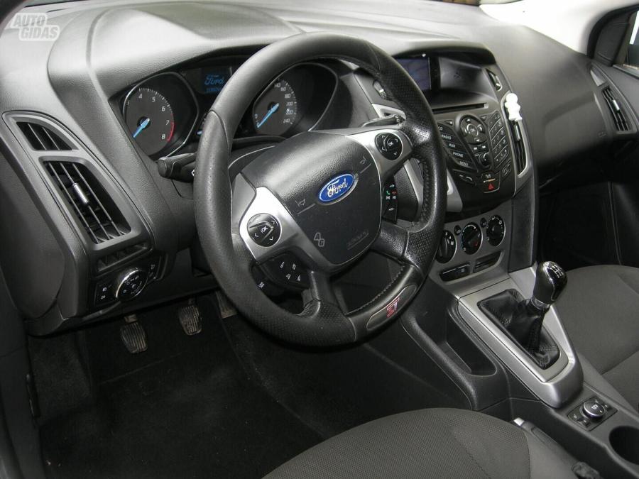 White Ford Focus 2012 in Kaunas, with an engine capacity of 1.60 L and mileage of 319 thousand km for 2199 €, photo 12 on AUTOMOTO.COM.LV
