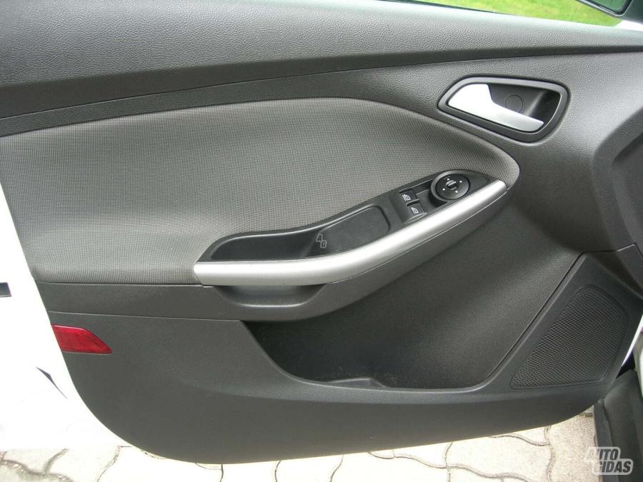 White Ford Focus 2012 in Kaunas, with an engine capacity of 1.60 L and mileage of 319 thousand km for 2199 €, photo 17 on AUTOMOTO.COM.LV