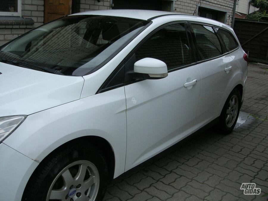 White Ford Focus 2012 in Kaunas, with an engine capacity of 1.60 L and mileage of 319 thousand km for 2199 €, photo 3 on AUTOMOTO.COM.LV