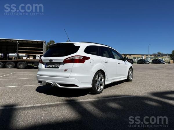 White Ford Focus 2012 in Riga, with an engine capacity of 2.00 L and mileage of 248 thousand km for 7900 €, photo 1 on AUTOMOTO.COM.LV
