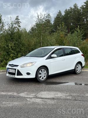 Balts Ford Focus 2012 Rīga, ar dzinēja tilpumu 1.60 L un nobraukumu 448 tūkst. km par 1450 €, foto  vietnē AUTOMOTO.COM.LV
