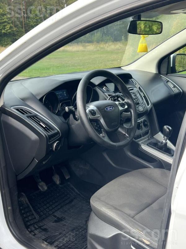 Balts Ford Focus 2012 Rīga, ar dzinēja tilpumu 1.60 L un nobraukumu 448 tūkst. km par 1450 €, foto 6 vietnē AUTOMOTO.COM.LV