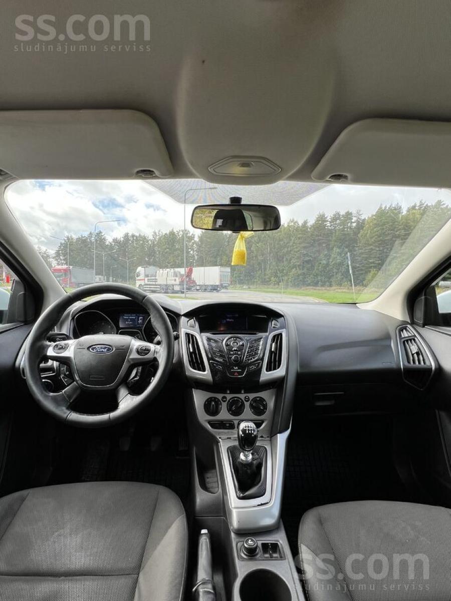 Balts Ford Focus 2012 Rīga, ar dzinēja tilpumu 1.60 L un nobraukumu 448 tūkst. km par 1450 €, foto 8 vietnē AUTOMOTO.COM.LV