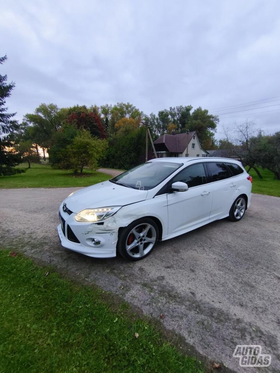 Balts Ford Focus 2012 Šakiai, ar dzinēja tilpumu 2.00 L un nobraukumu 300 tūkst. km par 2700 €, foto 5 vietnē AUTOMOTO.COM.LV