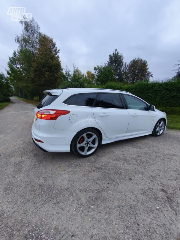 White Ford Focus 2012 in Sakiai, with an engine capacity of 2.00 L and mileage of 300 thousand km for 2700 €, photo 10 on AUTOMOTO.COM.LV