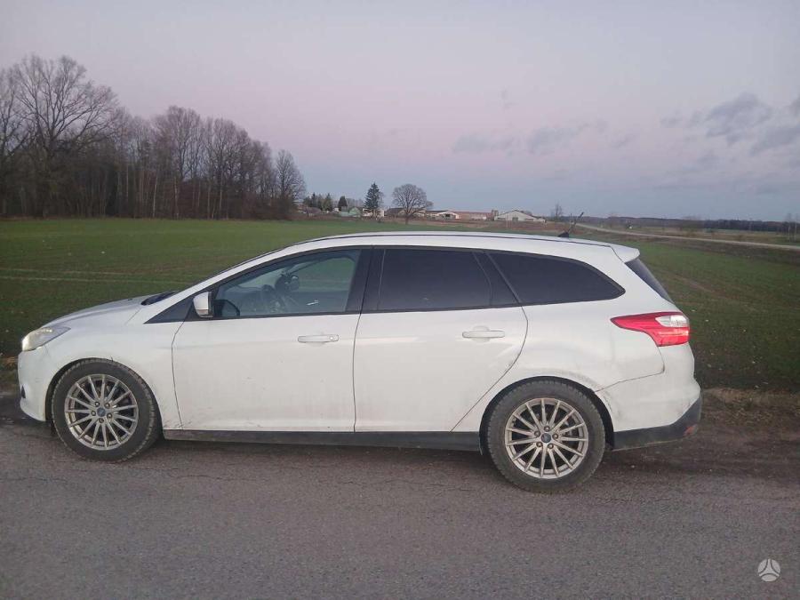 Balts Ford Focus 2013 Jurbarkas, ar dzinēja tilpumu 2.00 L un nobraukumu 275 tūkst. km par 1999 €, foto 1 vietnē AUTOMOTO.COM.LV