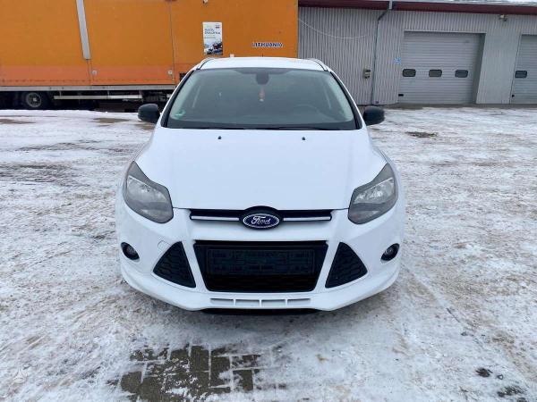 Balts Ford Focus 2013 Kauņa, ar dzinēja tilpumu 1.60 L un nobraukumu 134 tūkst. km par 4200 €, foto 2 vietnē AUTOMOTO.COM.LV