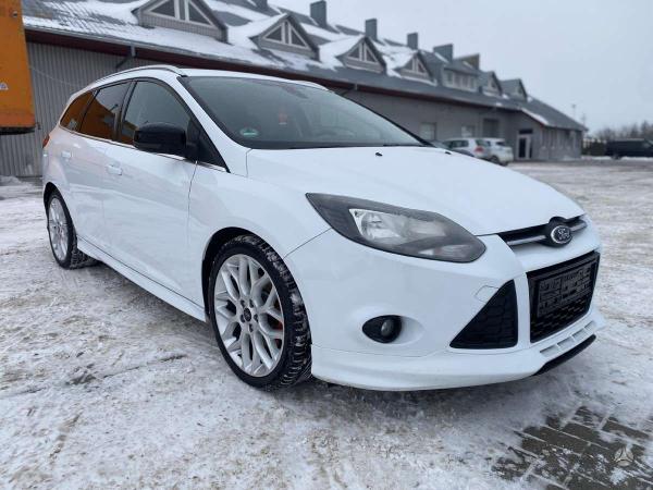 Balts Ford Focus 2013 Kauņa, ar dzinēja tilpumu 1.60 L un nobraukumu 134 tūkst. km par 4200 €, foto 3 vietnē AUTOMOTO.COM.LV