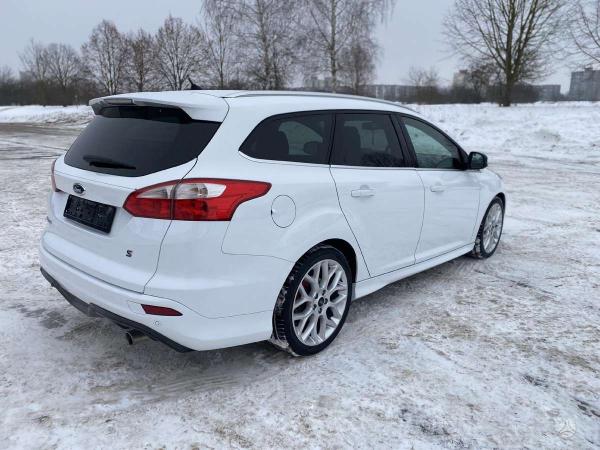 Balts Ford Focus 2013 Kauņa, ar dzinēja tilpumu 1.60 L un nobraukumu 134 tūkst. km par 4200 €, foto 4 vietnē AUTOMOTO.COM.LV