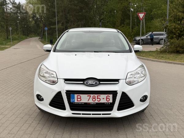 White Ford Focus 2013 in Liepaja, with an engine capacity of 1.60 L and mileage of 117 thousand km for 3500 €, photo 7 on AUTOMOTO.COM.LV