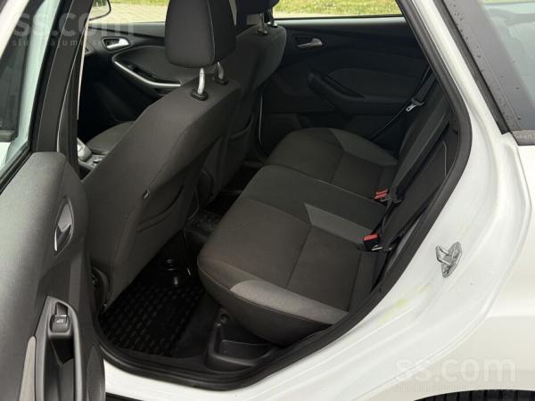 White Ford Focus 2013 in Liepaja, with an engine capacity of 1.60 L and mileage of 117 thousand km for 3500 €, photo 10 on AUTOMOTO.COM.LV