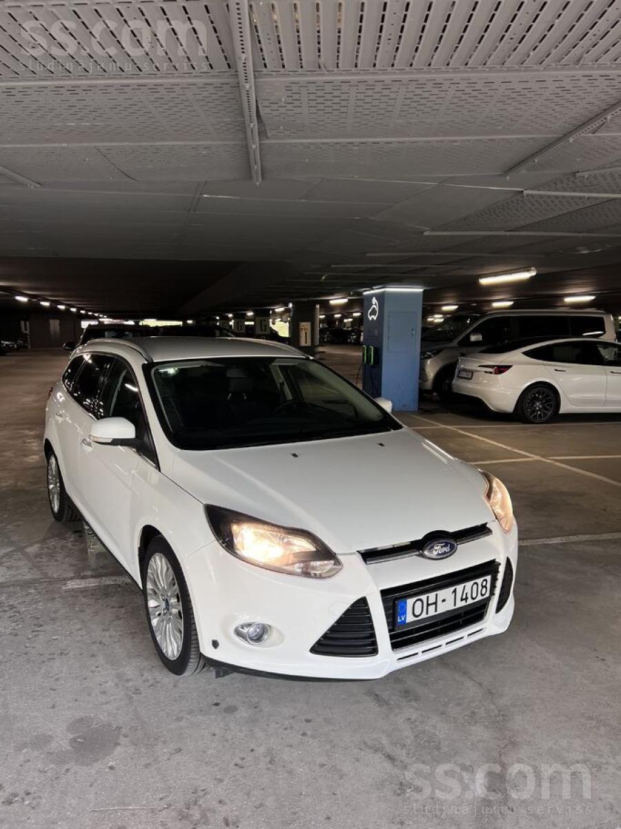 White Ford Focus 2013 in Riga, with an engine capacity of 2.00 L and mileage of 402 thousand km for 4100 €, photo 3 on AUTOMOTO.COM.LV