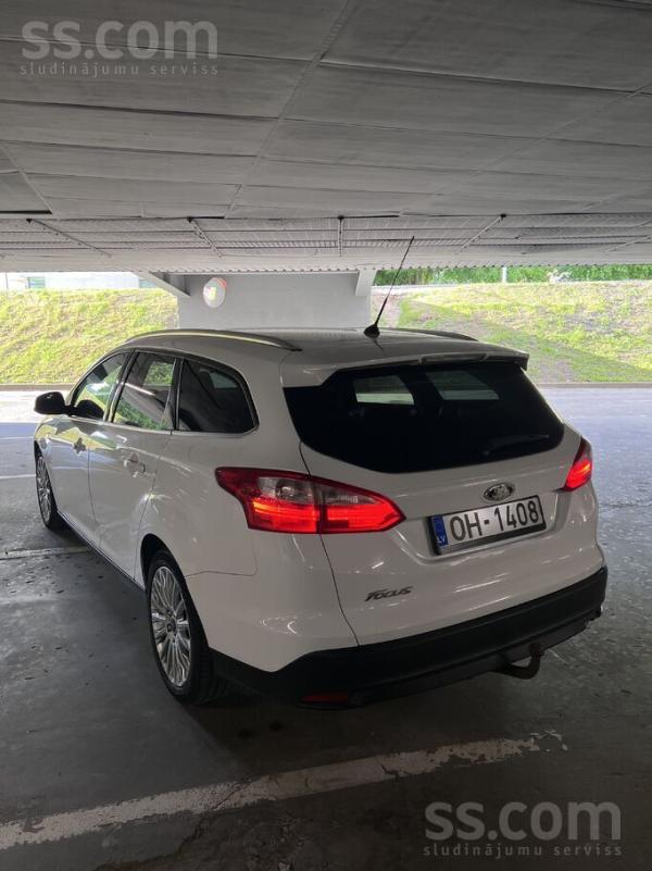 Balts Ford Focus 2013 Rīga, ar dzinēja tilpumu 2.00 L un nobraukumu 402 tūkst. km par 4100 €, foto 4 vietnē AUTOMOTO.COM.LV