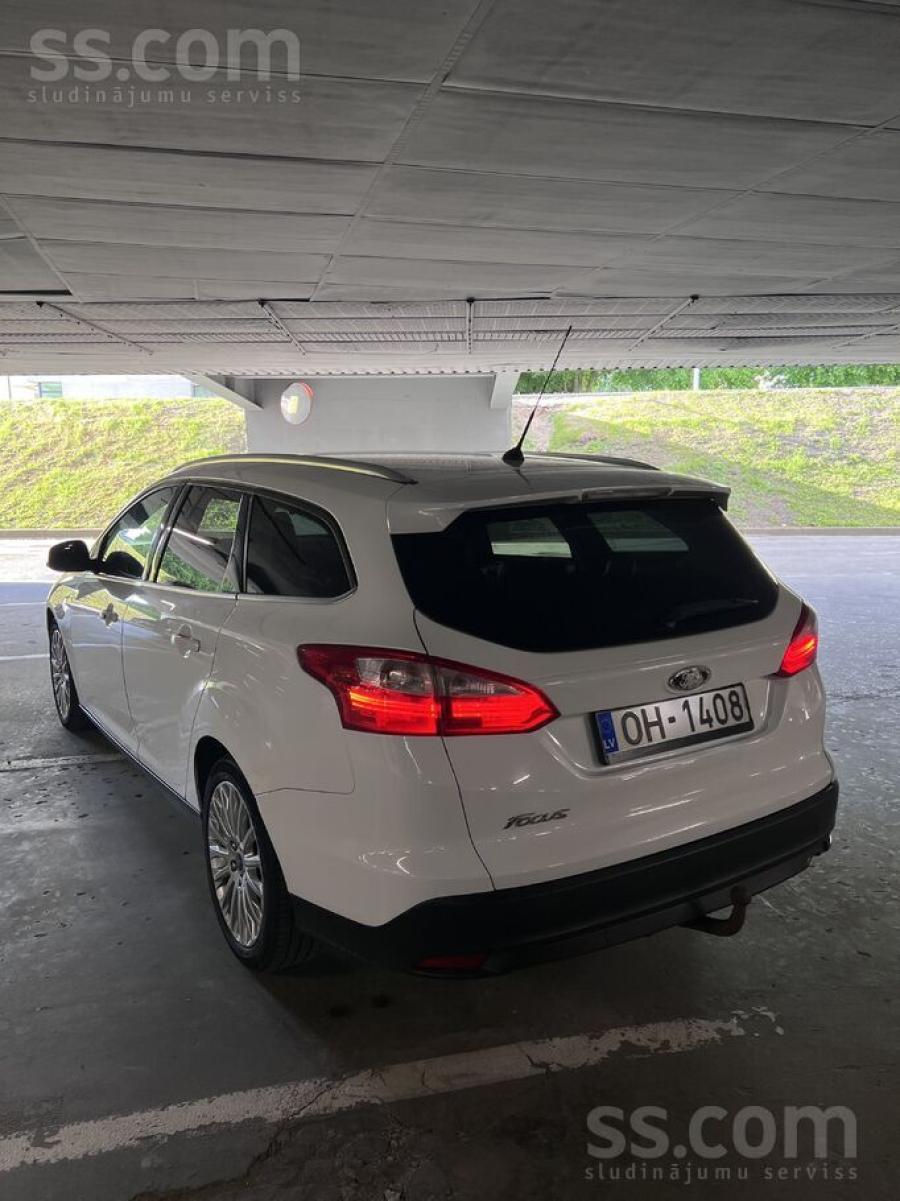 White Ford Focus 2013 in Riga, with an engine capacity of 2.00 L and mileage of 402 thousand km for 4100 €, photo 5 on AUTOMOTO.COM.LV