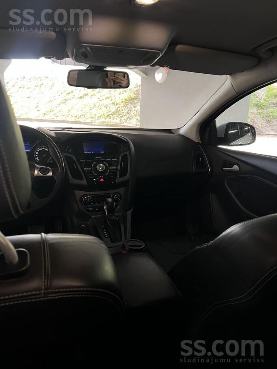 White Ford Focus 2013 in Riga, with an engine capacity of 2.00 L and mileage of 402 thousand km for 4100 €, photo 8 on AUTOMOTO.COM.LV