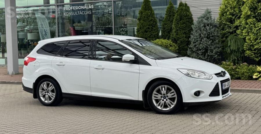 Balts Ford Focus 2013 Rīga, ar dzinēja tilpumu 1.00 L un nobraukumu 179 tūkst. km par 3300 €, foto 1 vietnē AUTOMOTO.COM.LV