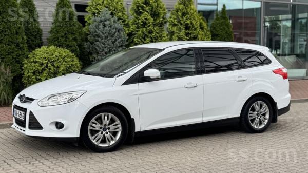 White Ford Focus 2013 in Riga, with an engine capacity of 1.00 L and mileage of 179 thousand km for 3300 €, photo 3 on AUTOMOTO.COM.LV