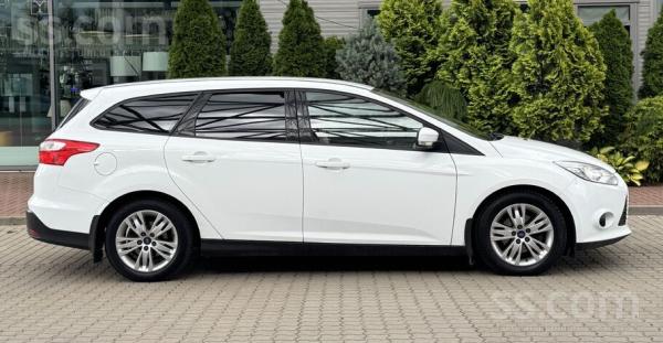 White Ford Focus 2013 in Riga, with an engine capacity of 1.00 L and mileage of 179 thousand km for 3300 €, photo 5 on AUTOMOTO.COM.LV
