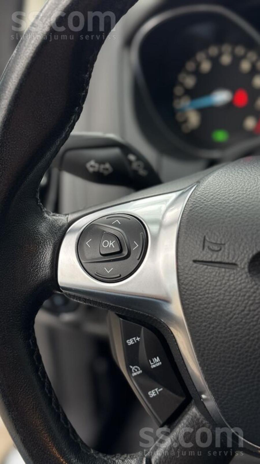 Balts Ford Focus 2013 Rīga, ar dzinēja tilpumu 1.00 L un nobraukumu 179 tūkst. km par 3300 €, foto 13 vietnē AUTOMOTO.COM.LV