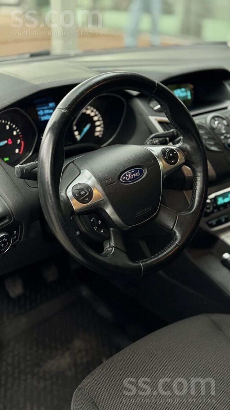 Balts Ford Focus 2013 Rīga, ar dzinēja tilpumu 1.00 L un nobraukumu 179 tūkst. km par 3300 €, foto 15 vietnē AUTOMOTO.COM.LV