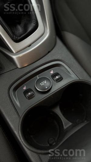 Balts Ford Focus 2013 Rīga, ar dzinēja tilpumu 1.00 L un nobraukumu 179 tūkst. km par 3300 €, foto 16 vietnē AUTOMOTO.COM.LV
