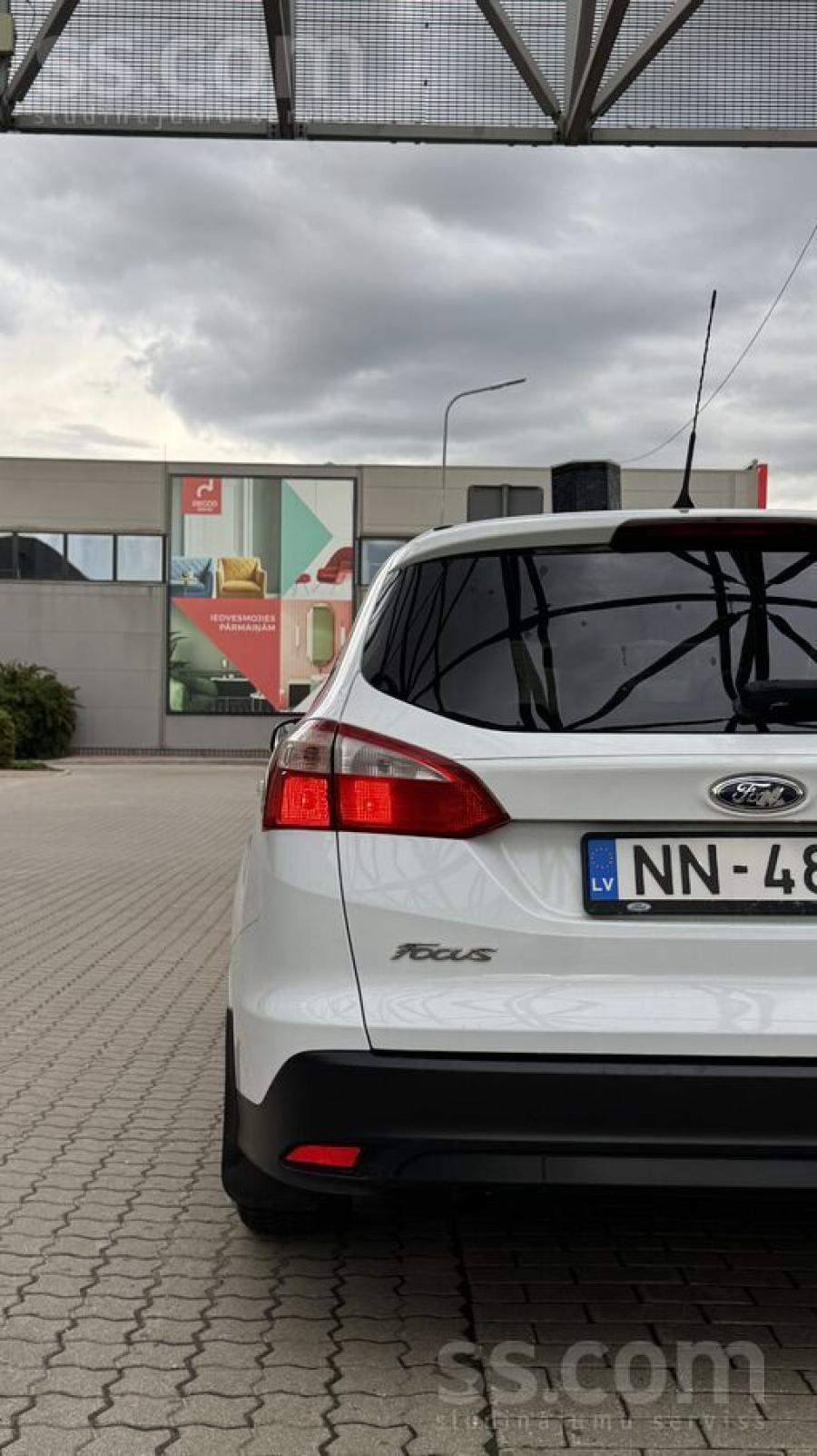 Balts Ford Focus 2013 Rīga, ar dzinēja tilpumu 1.00 L un nobraukumu 179 tūkst. km par 3300 €, foto 21 vietnē AUTOMOTO.COM.LV