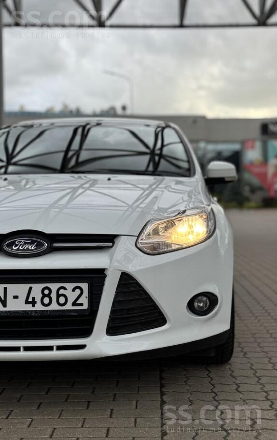 Balts Ford Focus 2013 Rīga, ar dzinēja tilpumu 1.00 L un nobraukumu 179 tūkst. km par 3300 €, foto 27 vietnē AUTOMOTO.COM.LV