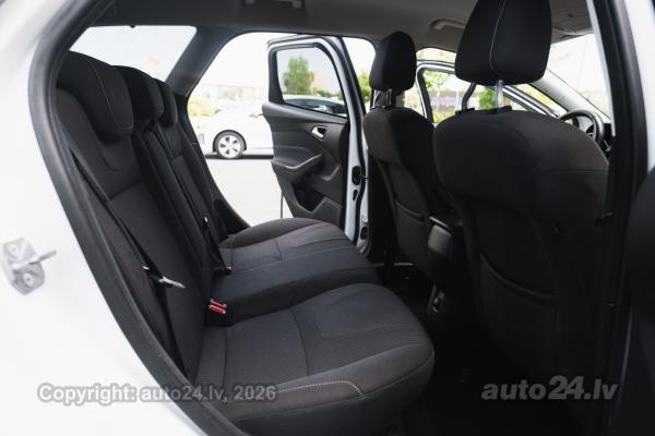 White Ford Focus 2013 in Tallinn, with an engine capacity of 1.60 L and mileage of 0 thousand km for 2999 €, photo 6 on AUTOMOTO.COM.LV