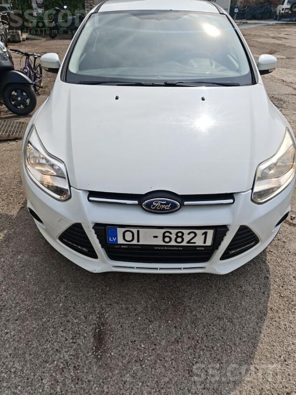 White Ford Focus 2013 in Liepaja, with an engine capacity of 2.00 L and mileage of 379 thousand km for 3500 €, photo 2 on AUTOMOTO.COM.LV