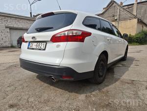 Balts Ford Focus 2013 Liepāja, ar dzinēja tilpumu 2.00 L un nobraukumu 379 tūkst. km par 3500 €, foto 6 vietnē AUTOMOTO.COM.LV