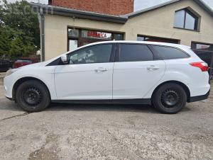 Balts Ford Focus 2013 Liepāja, ar dzinēja tilpumu 2.00 L un nobraukumu 379 tūkst. km par 3500 €, foto 9 vietnē AUTOMOTO.COM.LV