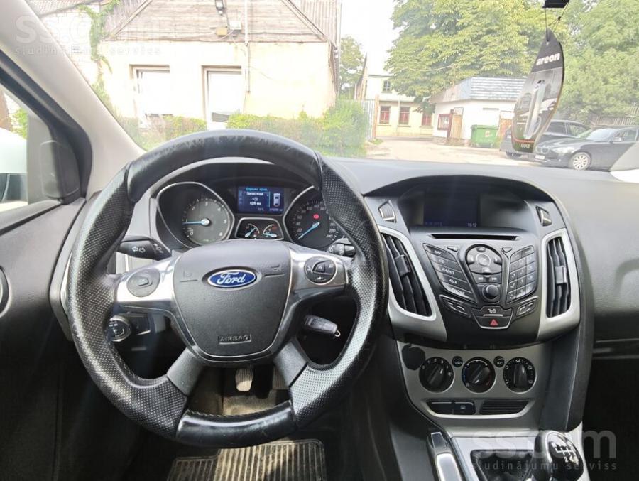 Balts Ford Focus 2013 Liepāja, ar dzinēja tilpumu 2.00 L un nobraukumu 379 tūkst. km par 3500 €, foto 10 vietnē AUTOMOTO.COM.LV