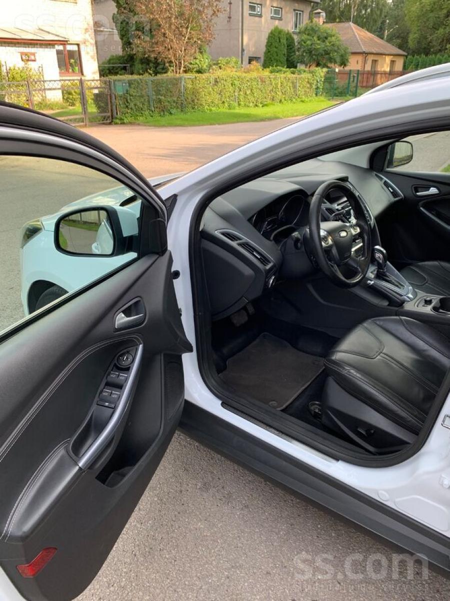 White Ford Focus 2013 in Riga, with an engine capacity of 2.00 L and mileage of 0 thousand km for 4100 €, photo 11 on AUTOMOTO.COM.LV