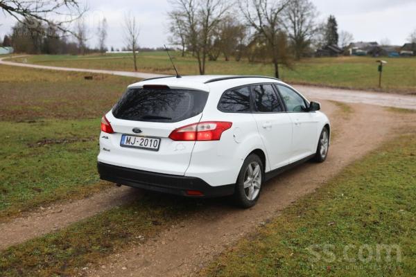 White Ford Focus 2014 in Gulbene, with an engine capacity of 1.60 L and mileage of 301 thousand km for 2250 €, photo 4 on AUTOMOTO.COM.LV