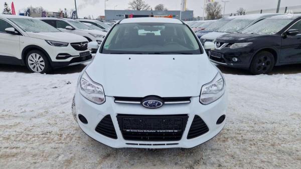 Balts Ford Focus 2014 Marijampole, ar dzinēja tilpumu 1.60 L un nobraukumu 138 tūkst. km par 4190 €, foto 2 vietnē AUTOMOTO.COM.LV