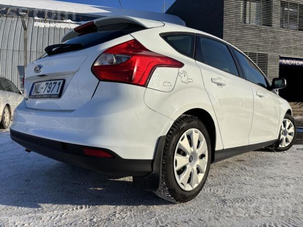 Balts Ford Focus 2014 Bauska, ar dzinēja tilpumu 1.60 L un nobraukumu 240 tūkst. km par 3600 €, foto 3 vietnē AUTOMOTO.COM.LV